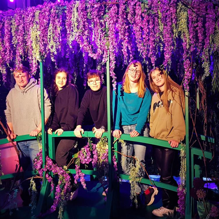 Zwischen Büchern und Bildern | Htl Mödling