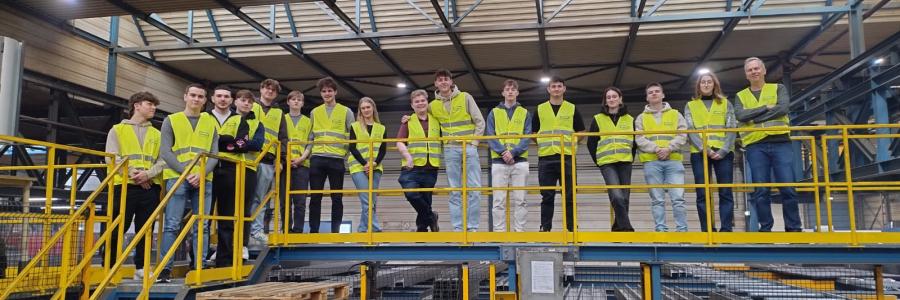 Abteilungsübergreifendes Projekt – Renovierung einer Klasse im ...